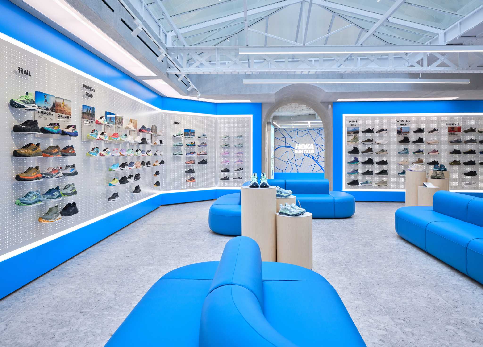 Boutique de running HOKA à Paris Le Marais | HOKA® FR