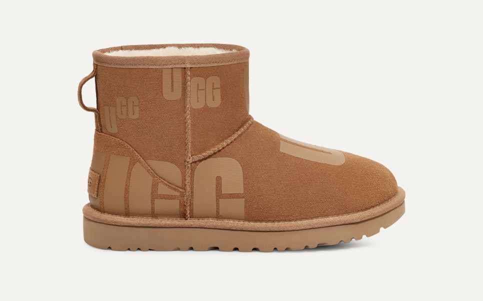 Classic Mini Scatter Graphic Boot UGG